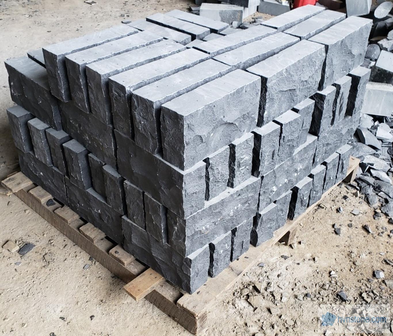 Black Basalt Wall Stone / Bricks