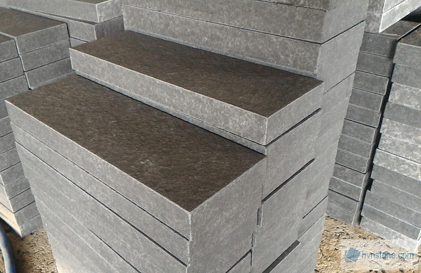 Black Basalt Palisades / Kerbs