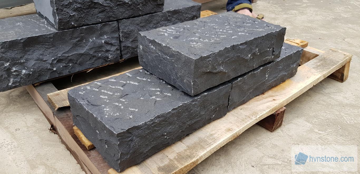 Black Basalt Wall Stone / Bricks